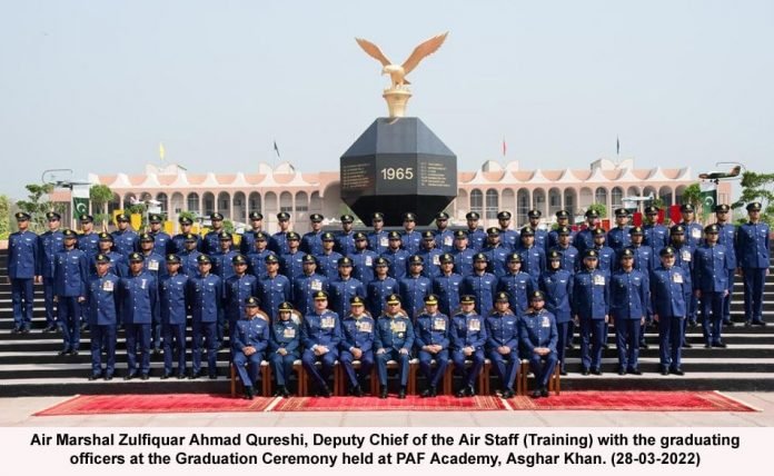 Graduation Ceremony of 127th Combat Support held at PAF Academy Asghar ...