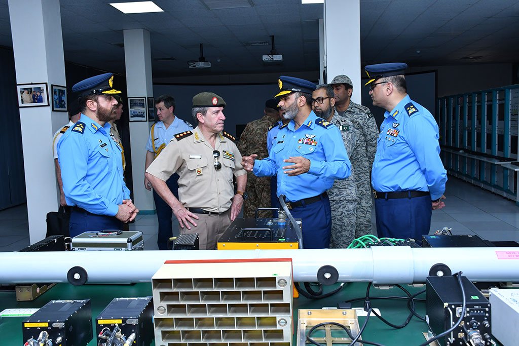 Chief of the Joint Staff of the Argentina Armed Forces visit PAC - PAF ...