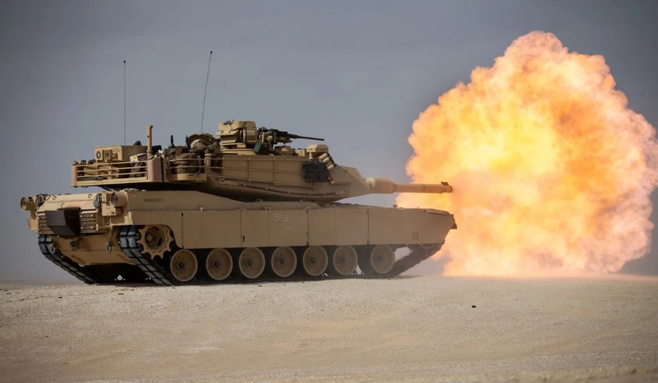 First M1 Abrams Tanks arrive in Ukraine, Zelensky Says - PAF Falcons